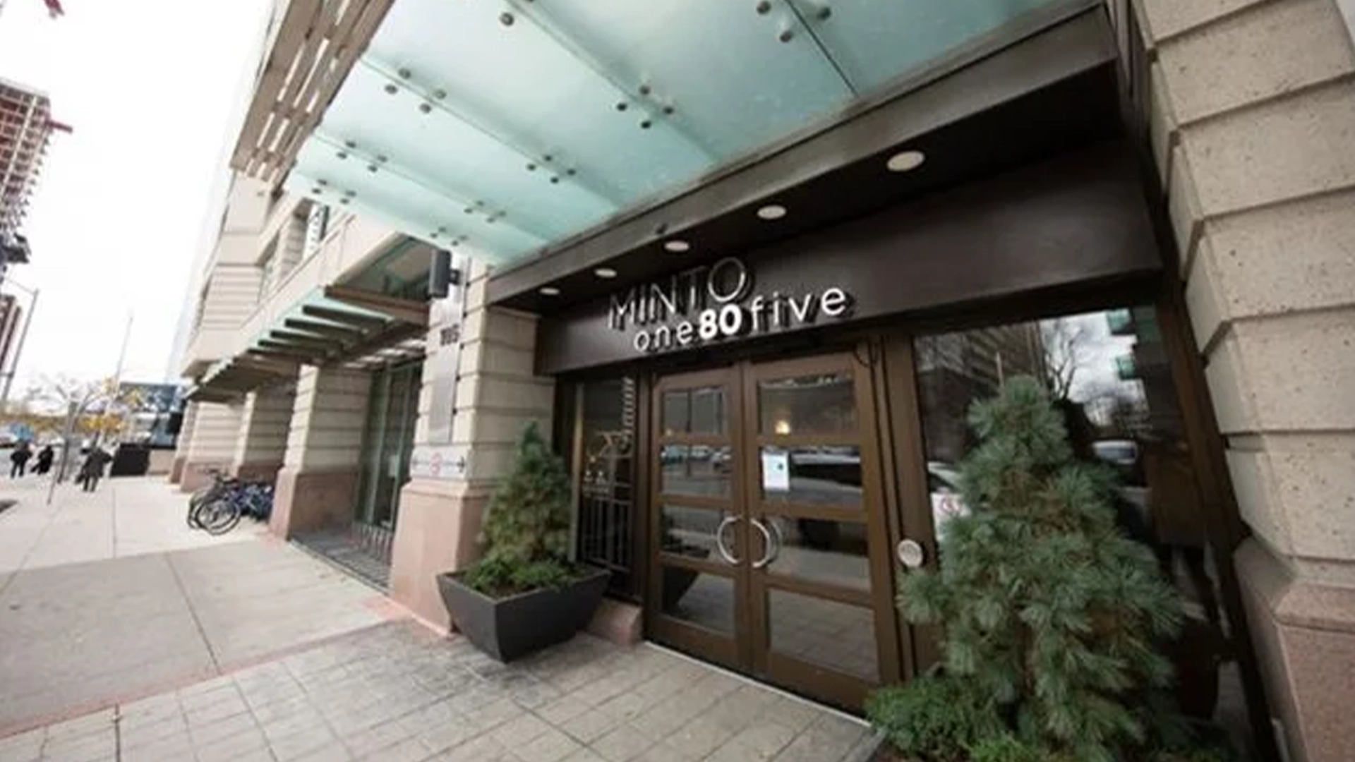 185 Lyon Street North - HomySpot